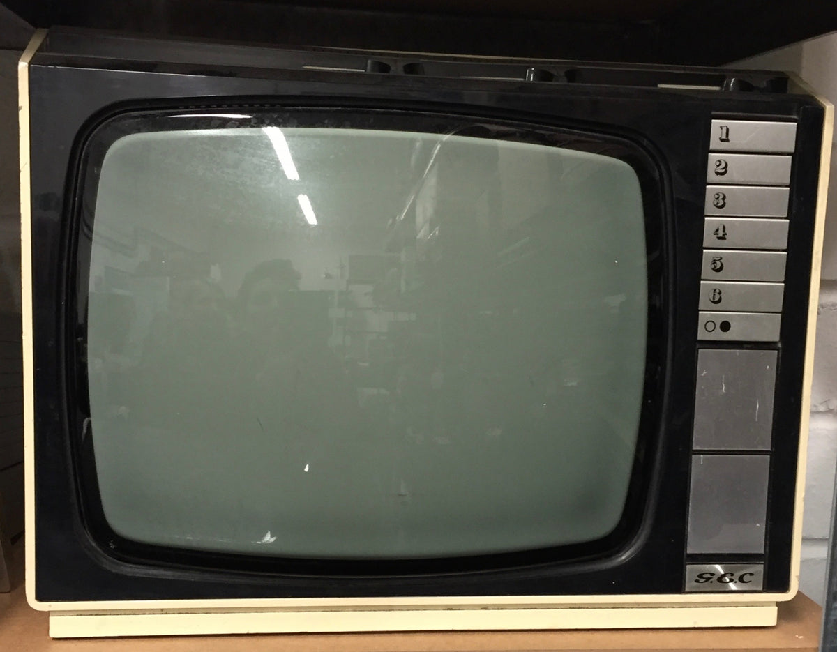 1970's portable television – Red Bank Props